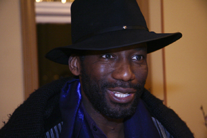 Epoch Times | Artisten Sam Paris kände sig andligt berikad efter att ha ...