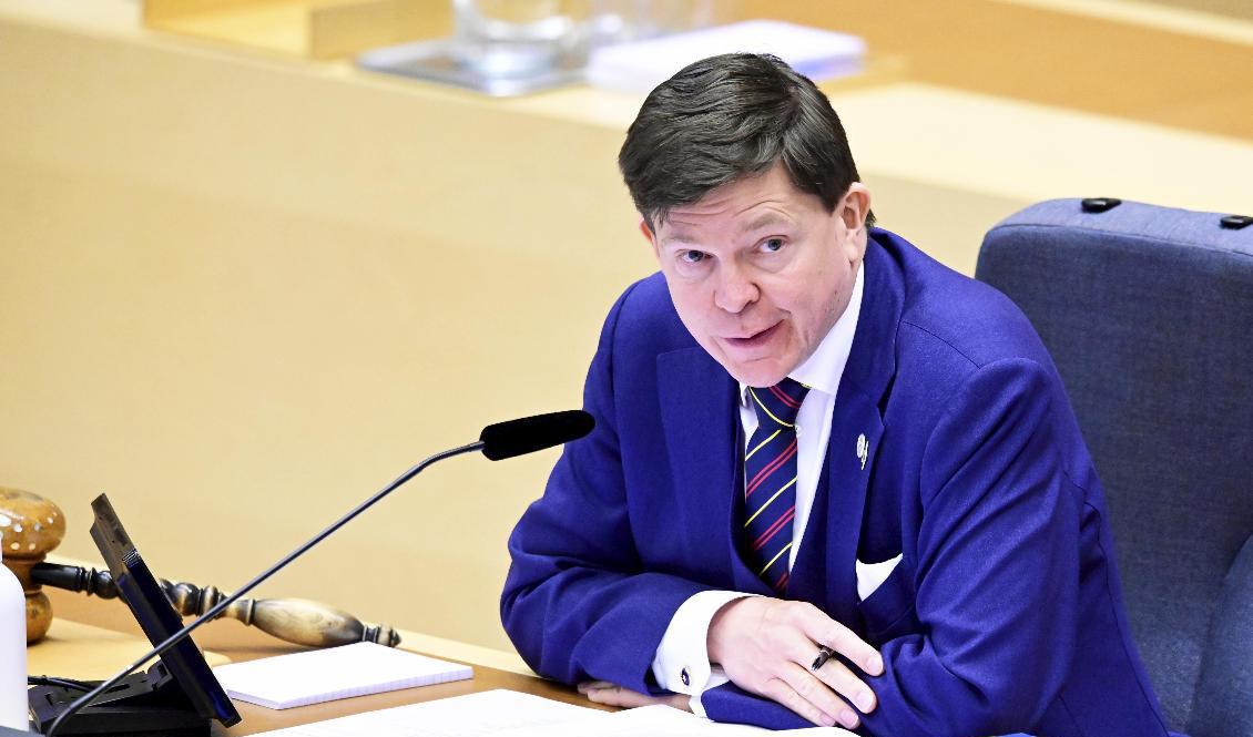 Talmannen börjar samtal med partiledarna