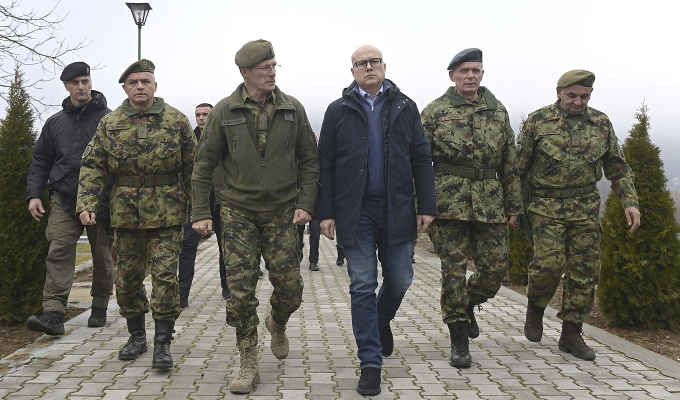 Epoch Times | Serbiska styrkor i högsta beredskap